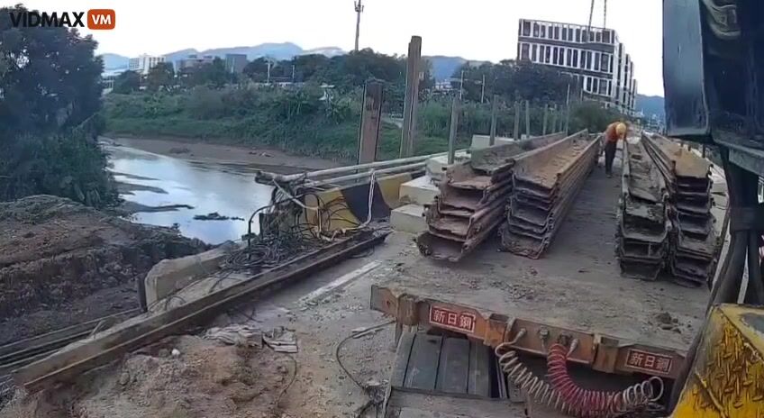 Tragic Video Shows Giant Steel Beam Collapse