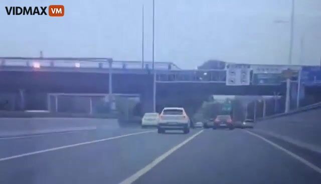 SUV Plunges From Detroit Overpass Onto Highway - Video - Vi