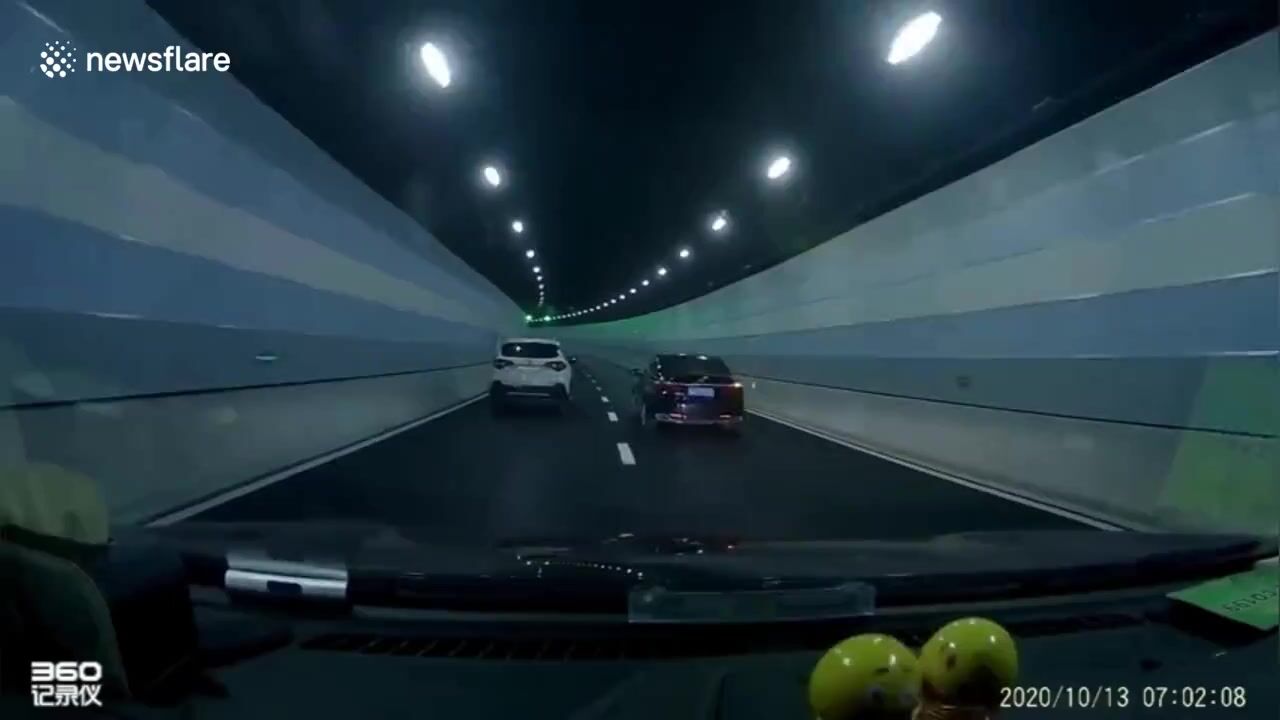 The Sudden Overtaking Maneuver Caused The Car To Crash Into The Tunnel ...